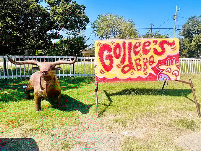 Goldee's iconic longhorn statue stands guard over BBQ paradise. Like a meaty Statue of Liberty welcoming hungry pilgrims to the promised land. 