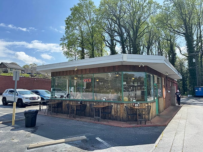 This unassuming brick building houses BBQ greatness. Like finding a Picasso at a yard sale—unexpected but life-changing.
