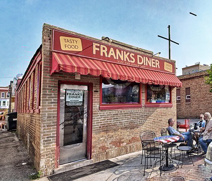 This little brick diner has witnessed more morning conversations and coffee refills than most therapists. Frank's endures for good reason.