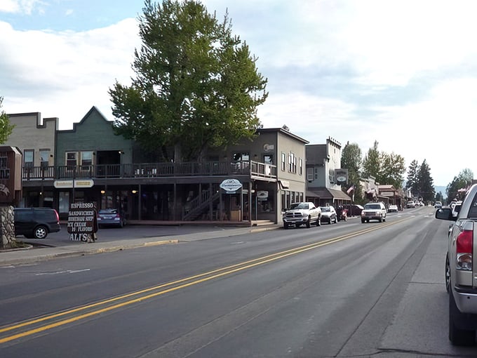Sisters, Oregon welcomes you with mountain views and Old West charm that would make John Wayne feel right at home.