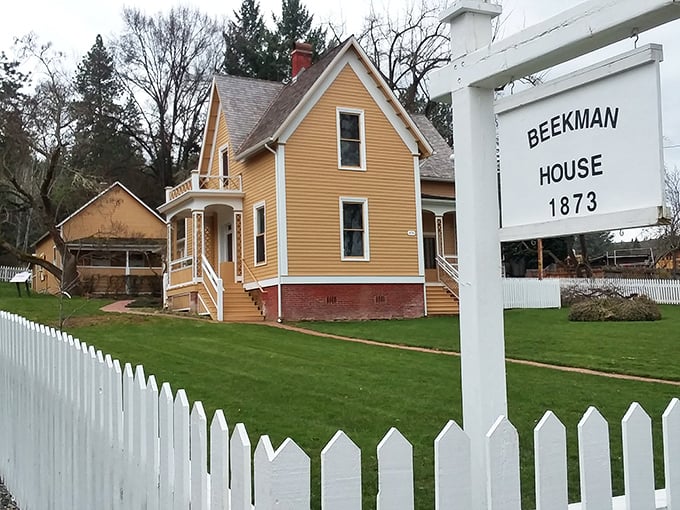 The sunny Beekman House stands proudly behind its white picket fence, looking exactly like the home your great-great-grandparents wish they'd owned.
