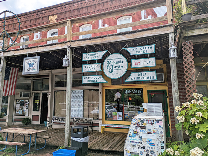 The Makanda Java storefront promises all the essentials of civilization: coffee, ice cream, and "hot stuff." What more could a weary explorer need?