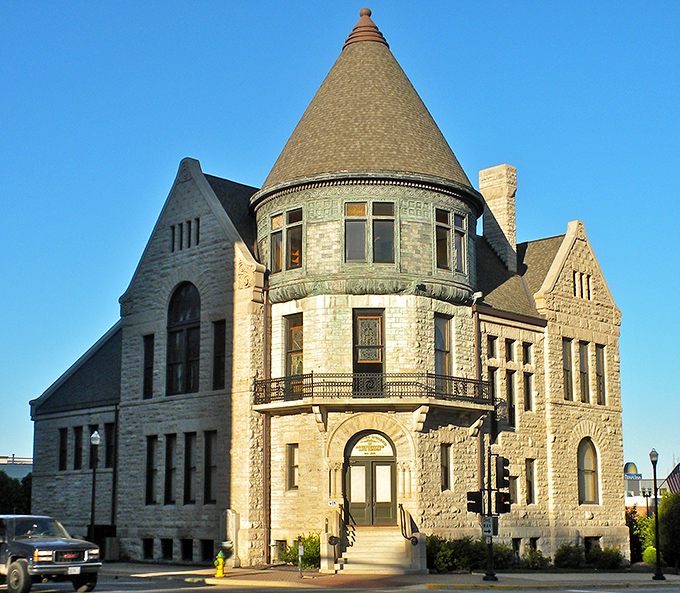 This stone castle-like structure isn't guarding royal treasures—just Quincy's rich history. The turret alone deserves its own Instagram account.