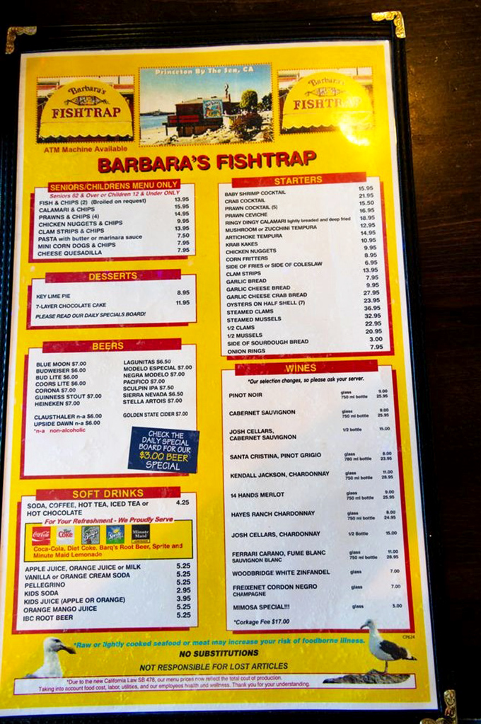 The menu reads like a love letter to the sea. No fancy descriptions needed when the star ingredients speak for themselves.