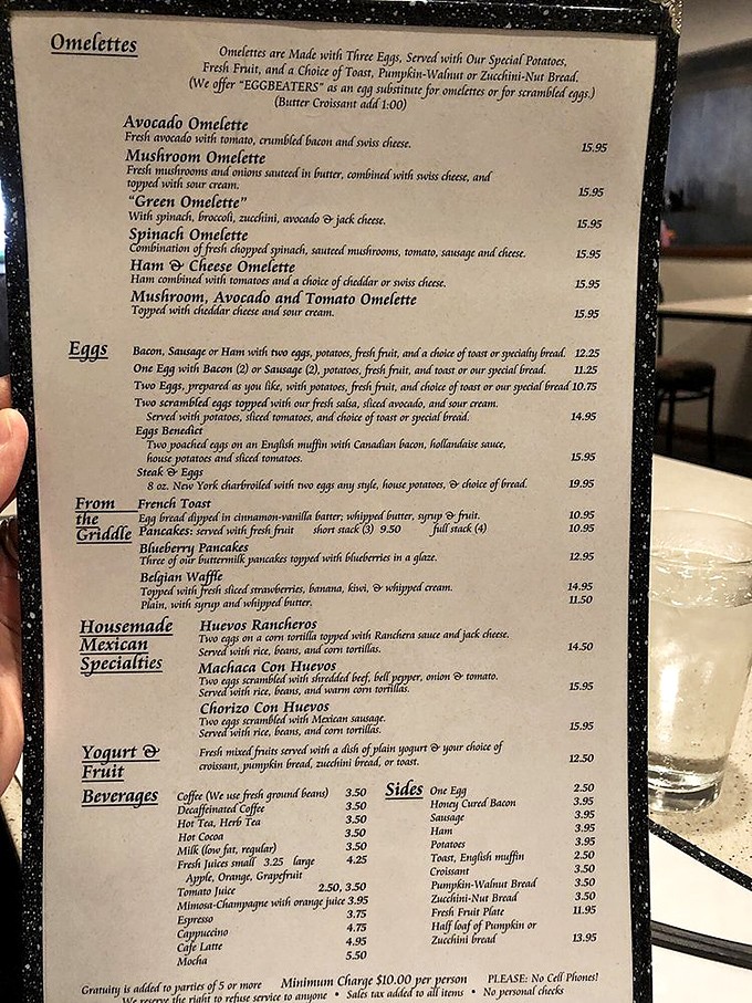 A menu that reads like comfort food poetry – where "Green Omelette" isn't Dr. Seuss, but a California breakfast dream come true.