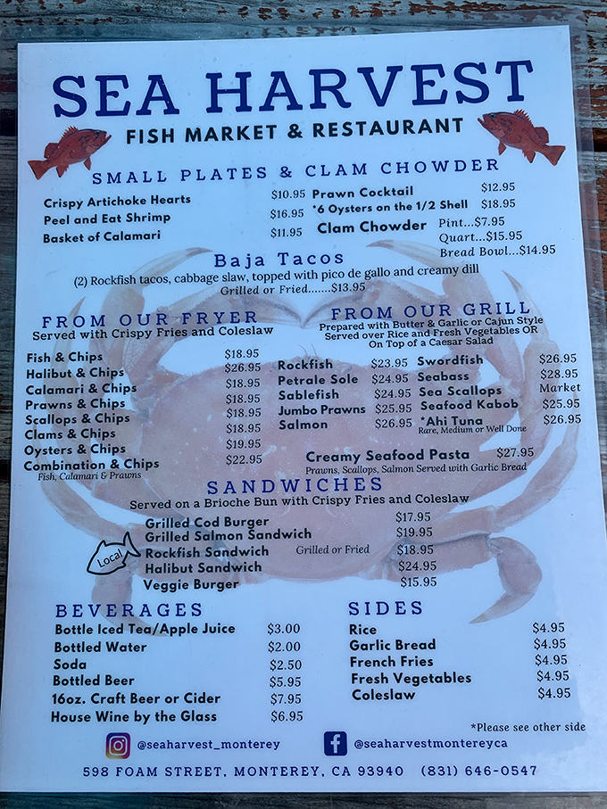 A menu that doesn't need fancy fonts or flowery descriptions—just straightforward seafood excellence that speaks for itself. The clam chowder bread bowl is calling my name!