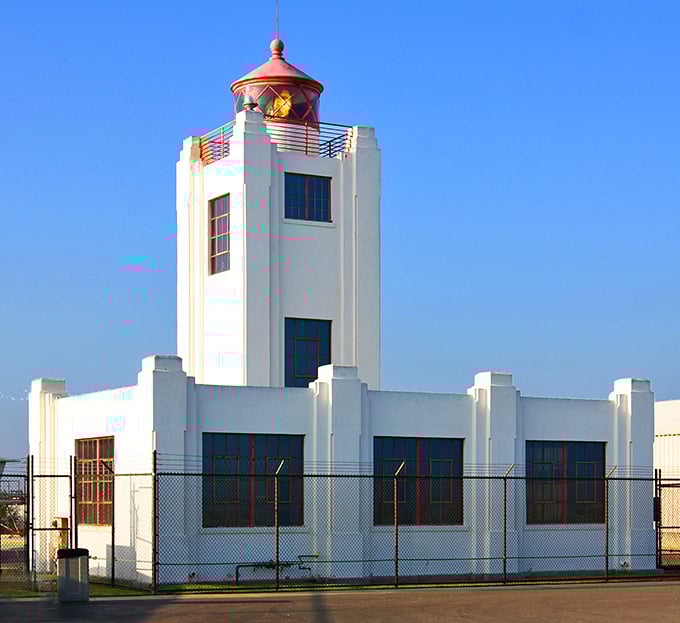 This Art Deco lighthouse isn't just guiding ships—it's posing for your Instagram. The crisp white structure with its jaunty red cap has been photobombing ocean views since 1941.