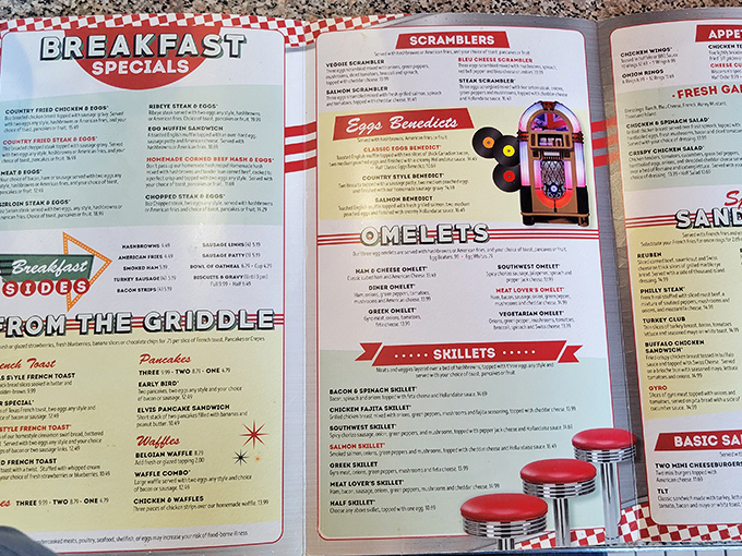 The menu at Gus's reads like a love letter to American comfort food classics – breakfast served all day because pancake cravings don't follow a clock.