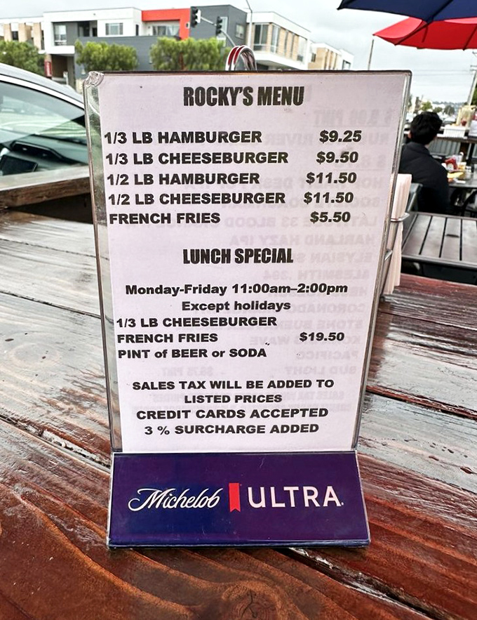 A menu so streamlined it makes haiku poetry look wordy. When you do one thing perfectly, why complicate matters with unnecessary options?