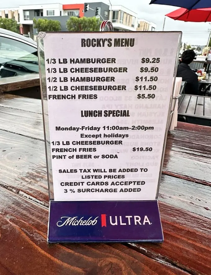 A menu so streamlined it makes haiku poetry look wordy. When you do one thing perfectly, why complicate matters with unnecessary options?