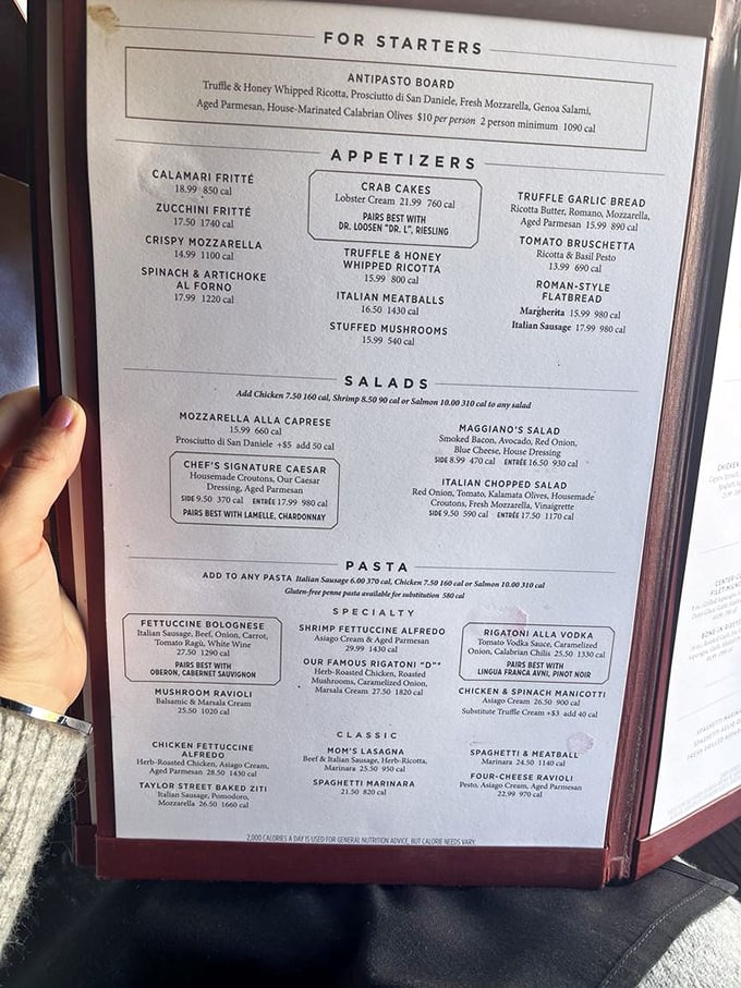 The menu reads like a love letter to Italian cuisine – just try to choose between the Rigatoni "D" and Four-Cheese Ravioli without developing decision anxiety.