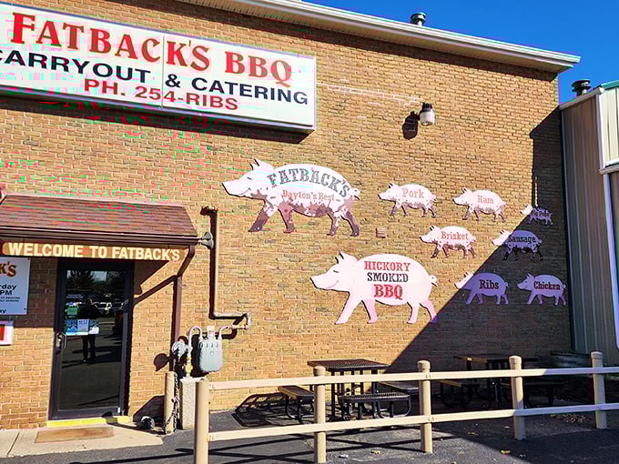 Fatback's wall of pig cutouts tells you everything you need to know – this place takes its pork very seriously!