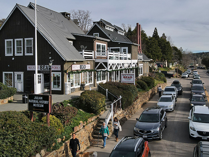 Julian's historic main street – where the gold rush era meets apple pie heaven.