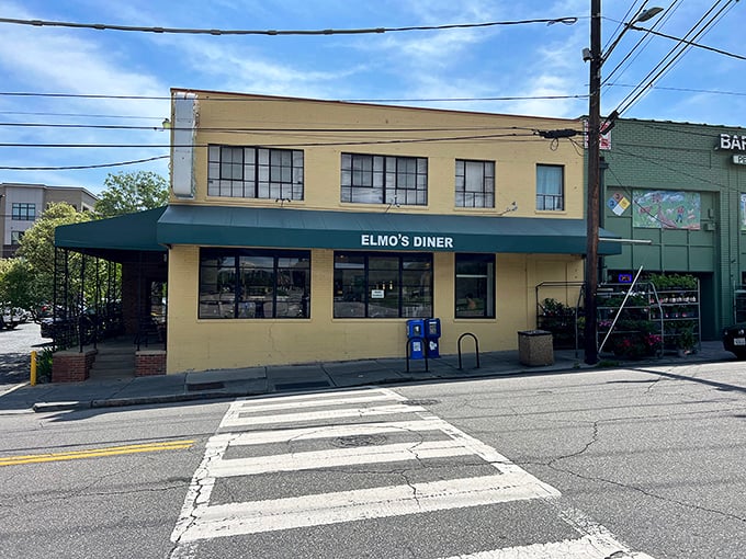 This yellow-brick road leads to comfort food nirvana. No ruby slippers required—just bring your appetite and a willingness to loosen your belt.