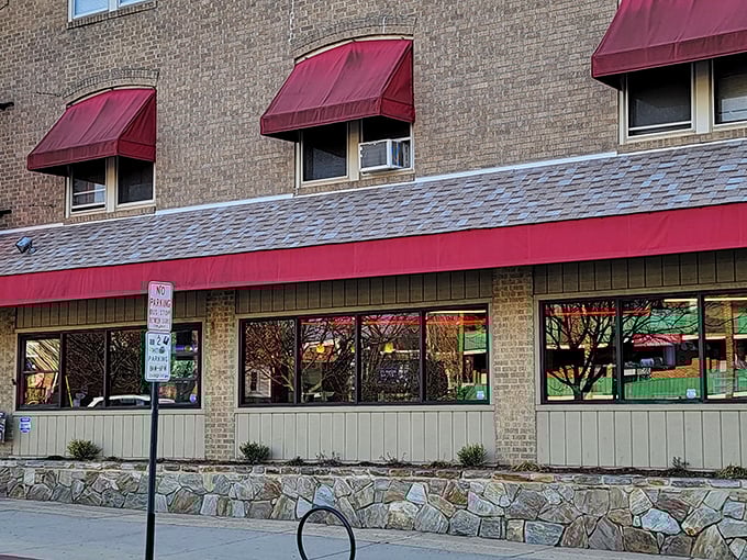Outdoor dining paradise at Gianni's. Those umbrellas aren't just shading you from sun—they're creating the perfect pizza atmosphere.