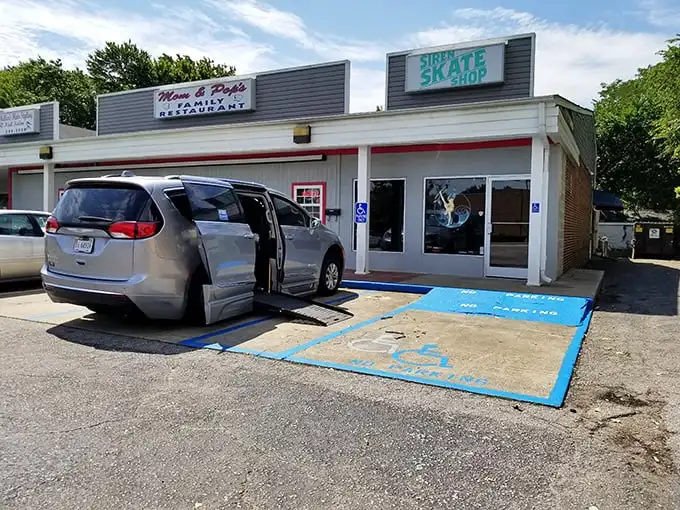Two neighboring shops, one big promise: family recipes that'll make you forget all about those chain restaurant disappointments. 