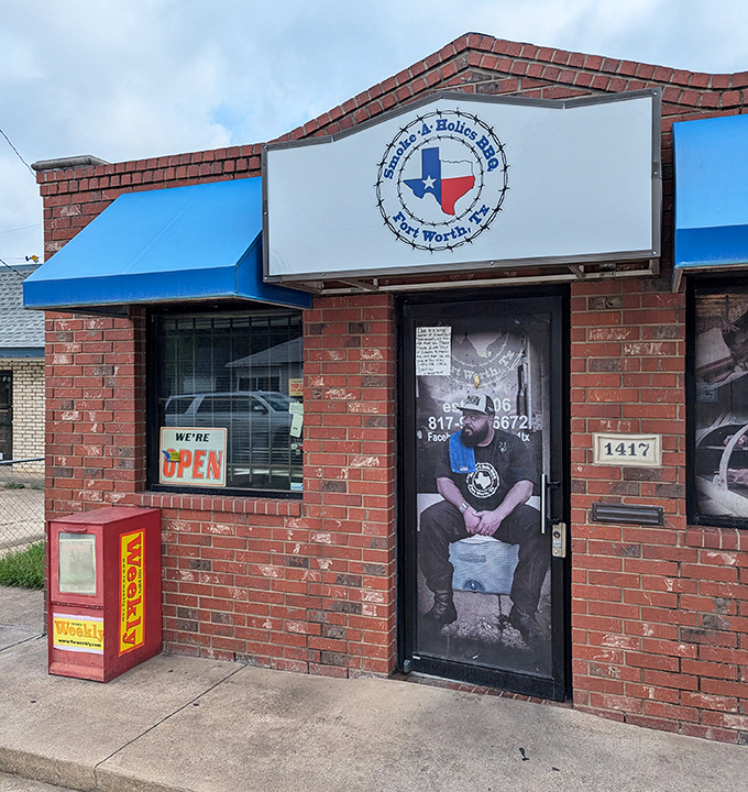 This unassuming red building houses smoke wizards who transform ordinary pork into extraordinary ribs. Magic happens behind these doors! 