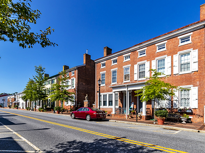 Tree-lined streets and brick sidewalks make Smyrna feel like a movie set for "Charming American Town." Spielberg couldn't design a more perfect small-town scene!