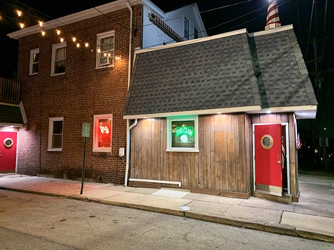 Sometimes the best seafood joints look like your neighborhood hangout – this unassuming spot proves that theory perfectly.