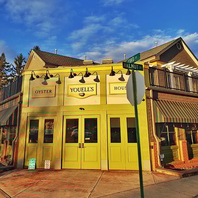 The corner of Walnut and 3rd Street has never looked so appetizing – Youell's golden-hour glow practically beckons you inside.