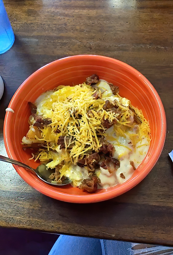 Breakfast bowls here aren't just trendy – they're hearty masterpieces that understand what real hunger means.
