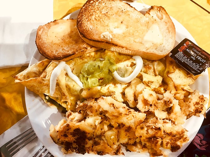 This plate could solve world conflicts – crispy potatoes, perfect eggs, and toast that actually matters.