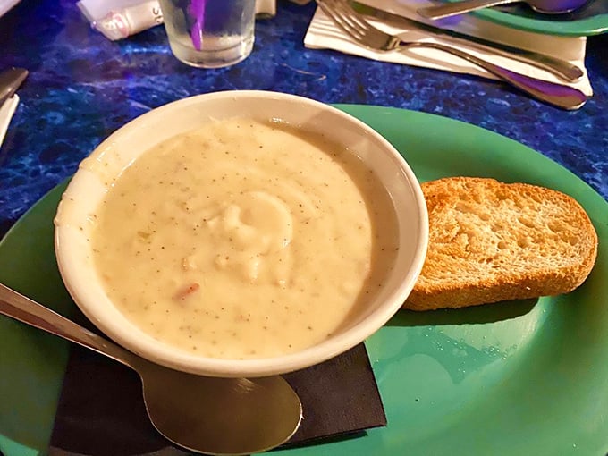 Creamy, dreamy, and absolutely steamy—this bowl of clam chowder doesn't just warm your stomach, it hugs your soul on a chilly Ohio afternoon.