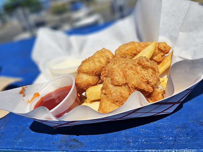 Behold the paper boat of perfection – this is what fish and chips aspire to be when they grow up.