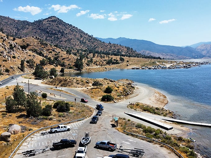 Where boat meets shore and memories are made. The kind of lakeside spot that makes you question why you ever spent vacations stuck in traffic.