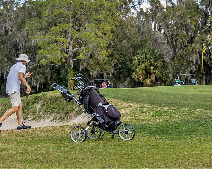 Golf in paradise doesn't require a millionaire's budget. This affordable course offers greens fees that won't have you eating ramen for dinner.