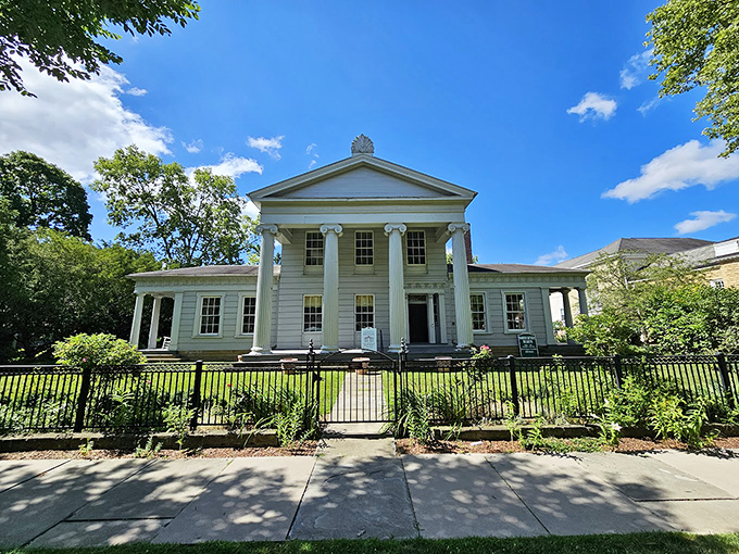 The Robbins Hunter Museum's grand columns aren't just showing off—they're inviting you into a Greek Revival masterpiece that would make Athens jealous.