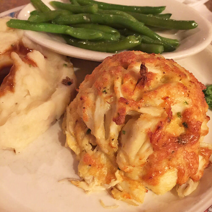 Golden perfection meets its match in creamy mashed potatoes – this is comfort food with serious credentials.