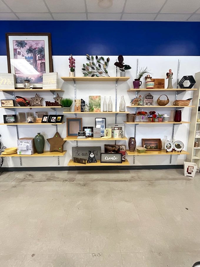 Home décor heaven where one person's "I don't need this anymore" becomes your "How did I live without this?" Retail therapy at its finest.