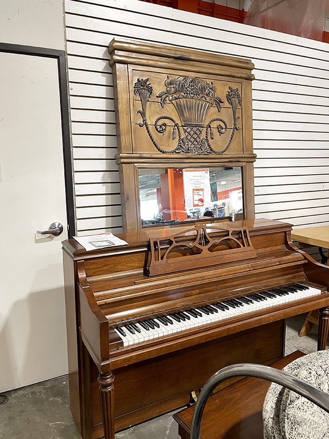 This isn't just a piano—it's a time machine with keys. Imagine the Sinatra tunes this beauty has witnessed in its Palm Springs lifetime.