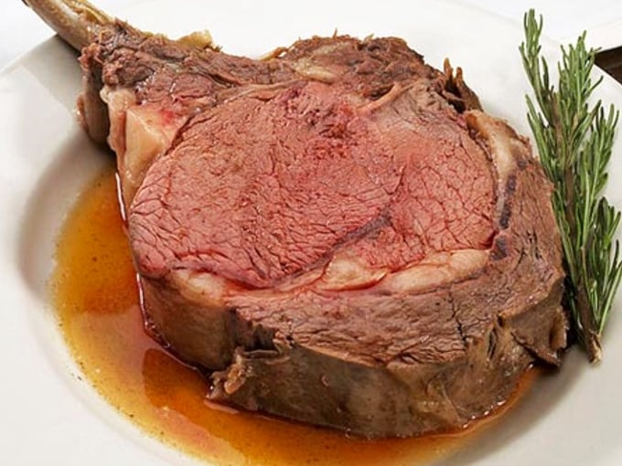 Behold the star of the show: prime rib so perfectly cooked it makes you wonder if there's a retired steakhouse chef hiding in the kitchen.