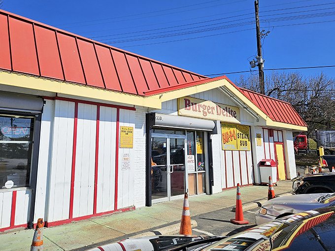 Burger Delite's humble red-roofed building is the Clark Kent of burger joints—unassuming outside, superhero flavors inside.