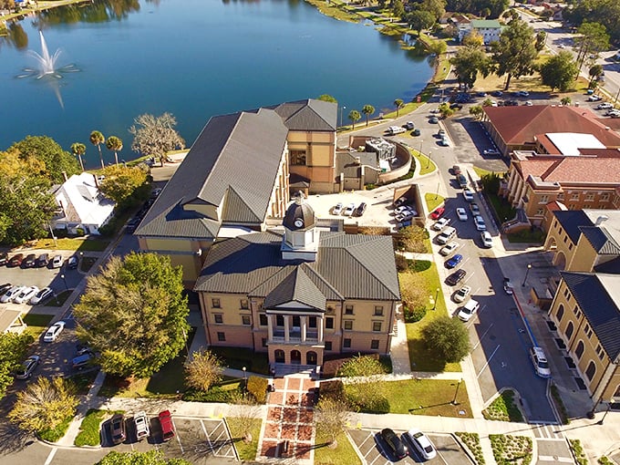 A peaceful fountain, historic charm, and a lakeside view—Lake City looks like the kind of place you’ll want to stay awhile.