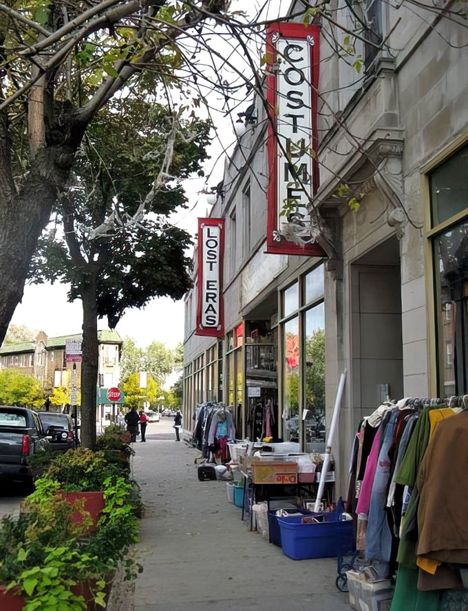 Lost Eras' vintage sign promises a journey through time. This isn't just shopping—it's time travel with a price tag.