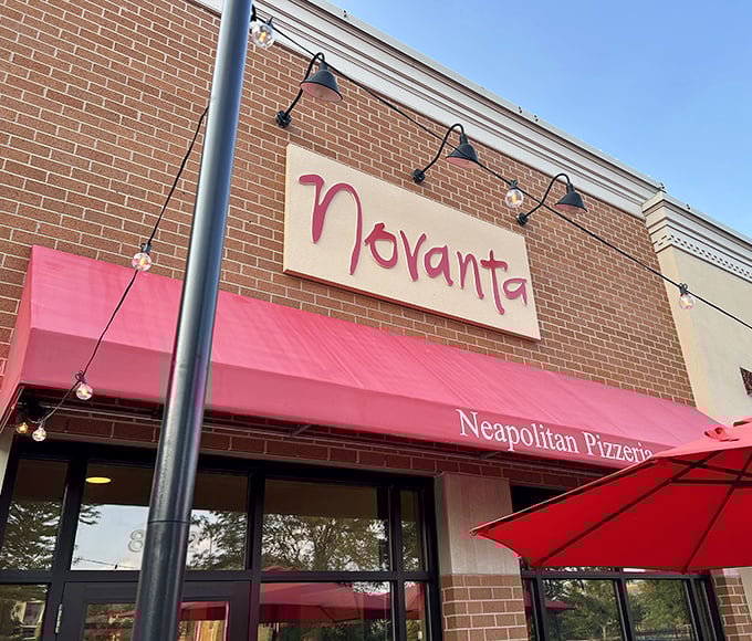 Novanta's bright red awning is like a wink from Italy – "Just wait until you taste what's cooking in our 900-degree oven!"