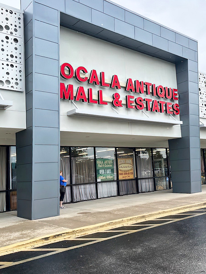 Ocala Antique Mall's sleek, modern facade belies the centuries of history waiting inside – architectural misdirection at its finest.