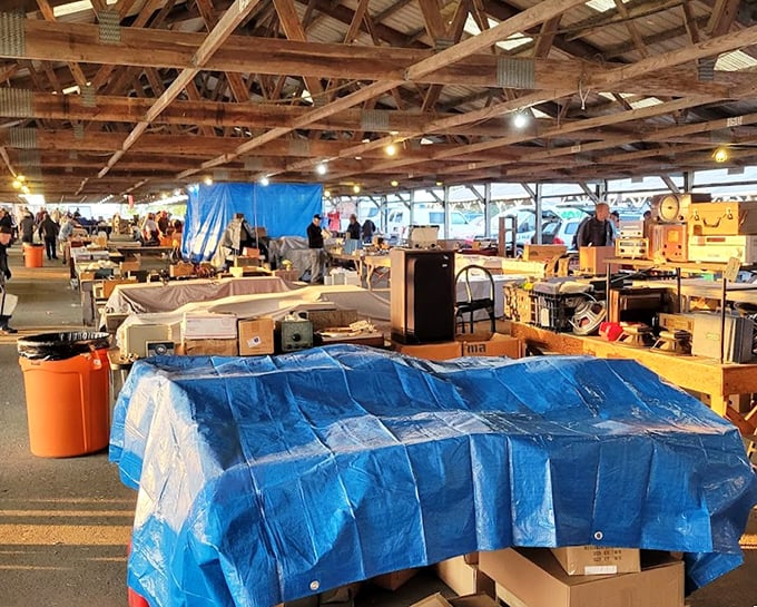 Rustic charm meets treasure trove! Renninger's wooden-beamed market hall houses endless aisles of vintage finds and collector's dreams.