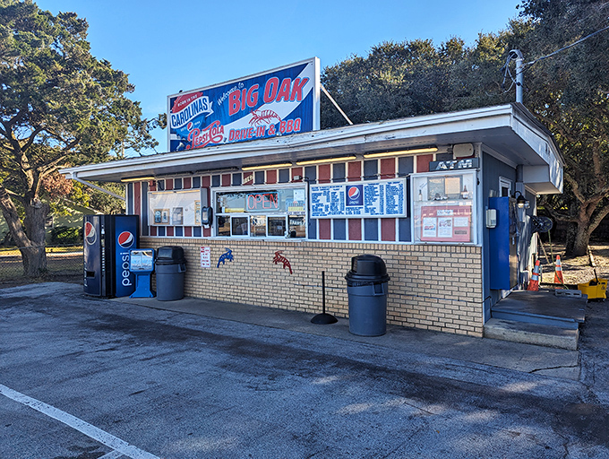 This little seafood stand has the kind of cult following that makes fancy restaurants green with envy.
