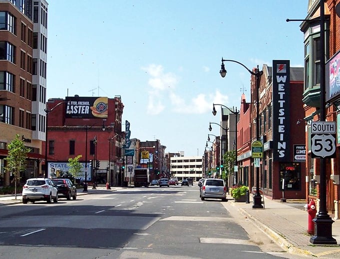 La Crosse’s vibrant downtown features a mix of historic and modern buildings where retirees enjoy affordable urban living with a small-town feel.