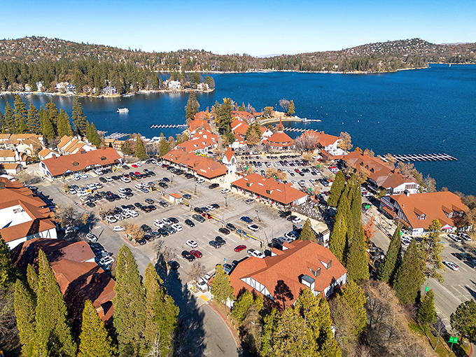 Fall colors transform Lake Arrowhead into nature's masterpiece – no filter needed for this autumn spectacle!