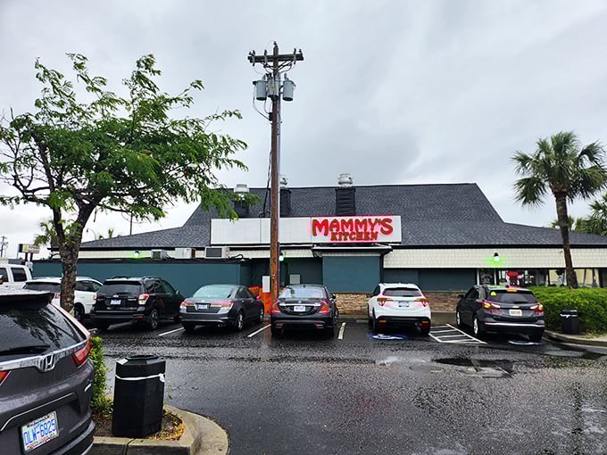 Even on a rainy day, Mammy's Kitchen stands ready to serve comfort food that brightens any vacation forecast.
