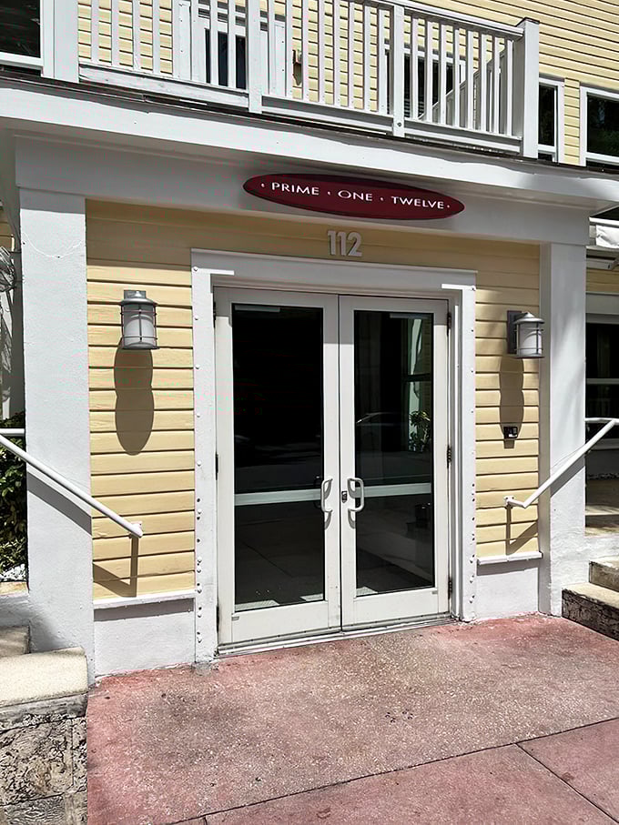 Prime real estate for prime cuts – this Ocean Drive classic makes other steakhouses green with envy.