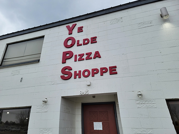 Behind that simple white facade and red signage lies pizza that's kept Hermiston locals happily fed for generations.