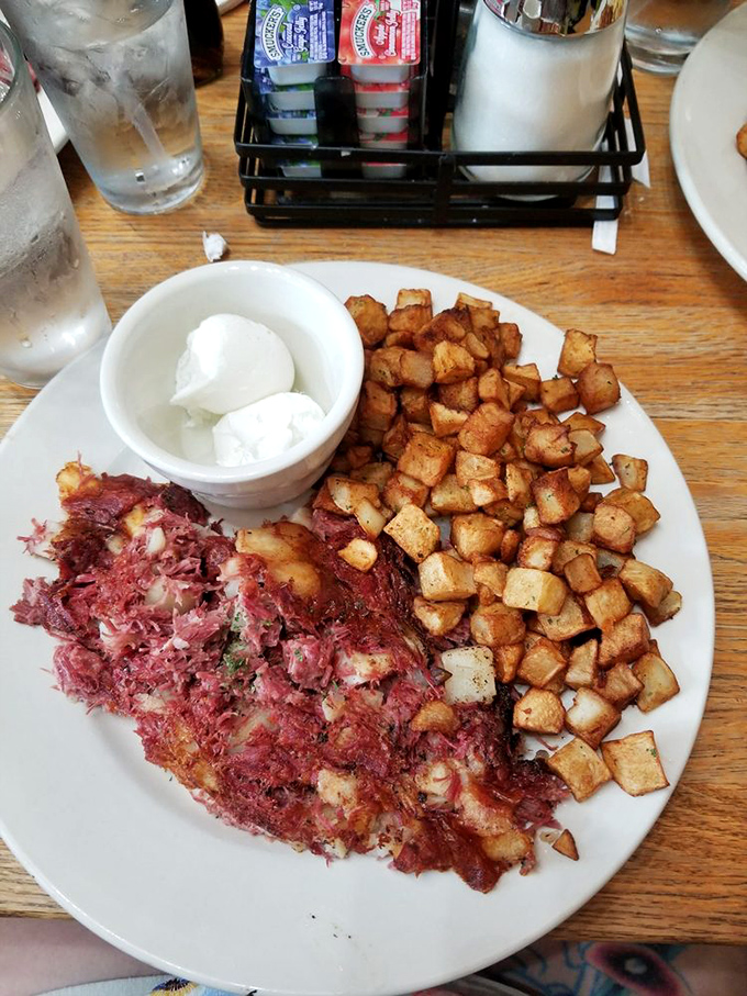 Corned beef hash with perfectly crispy potatoes and poached eggs. Detroit's answer to "What should I eat after touring the DIA?"