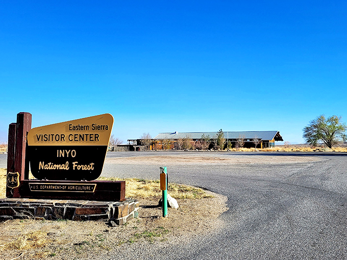Your first stop for adventure planning. The Eastern Sierra Visitor Center offers maps, advice, and that essential "you are here" moment.
