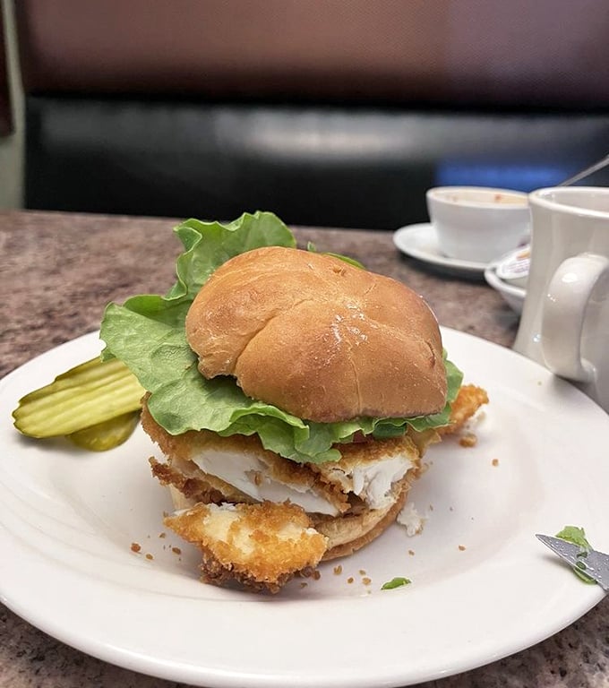 The legendary chicken sandwich in all its glory. Crispy, juicy, and perfectly proportioned—this is what food dreams are made of.
